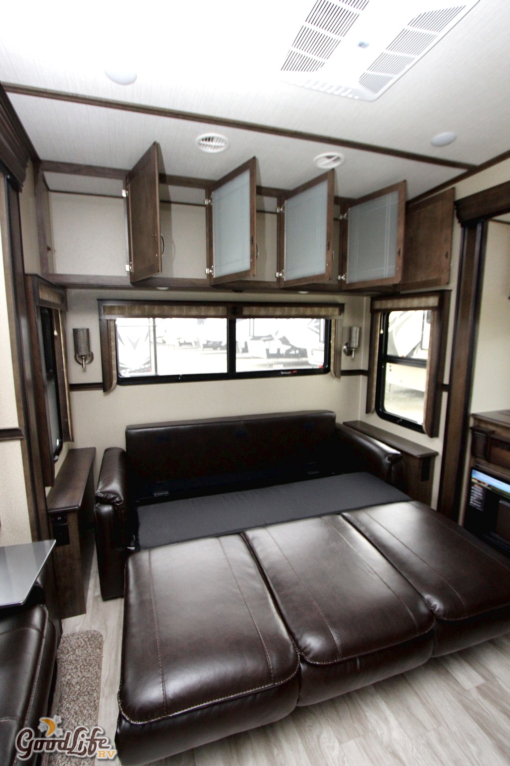 2019 Solitude 310GK P900864 (42) - Good Life RV